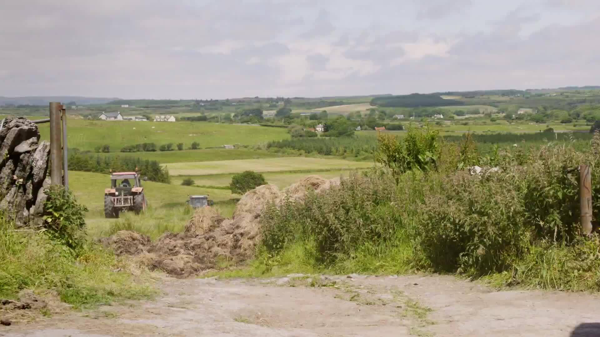 Contractors (1-3) | Player | Irish Television Channel, Súil Eile