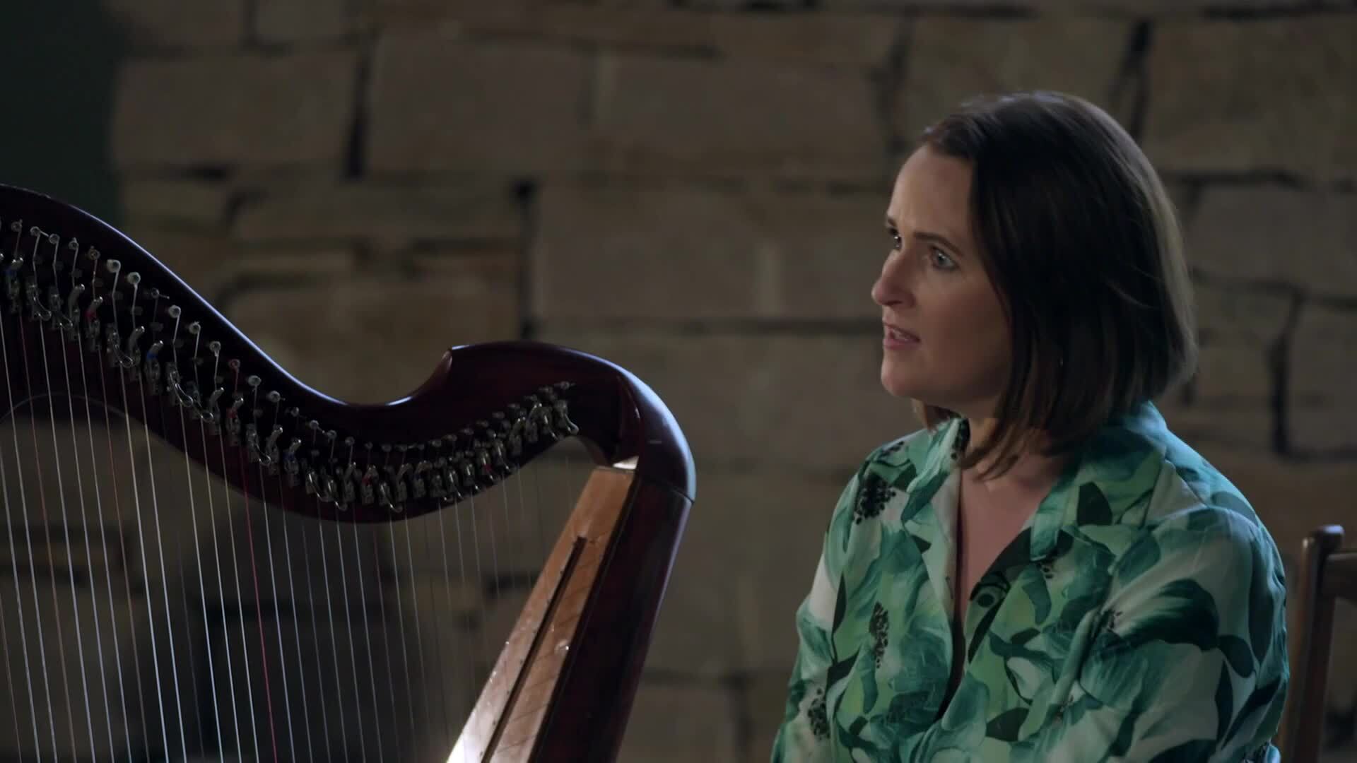 Bláth na hÓige - Máire & Étáin Ní Churraoin | Seinnteoir | Irish Television Channel, Súil Eile