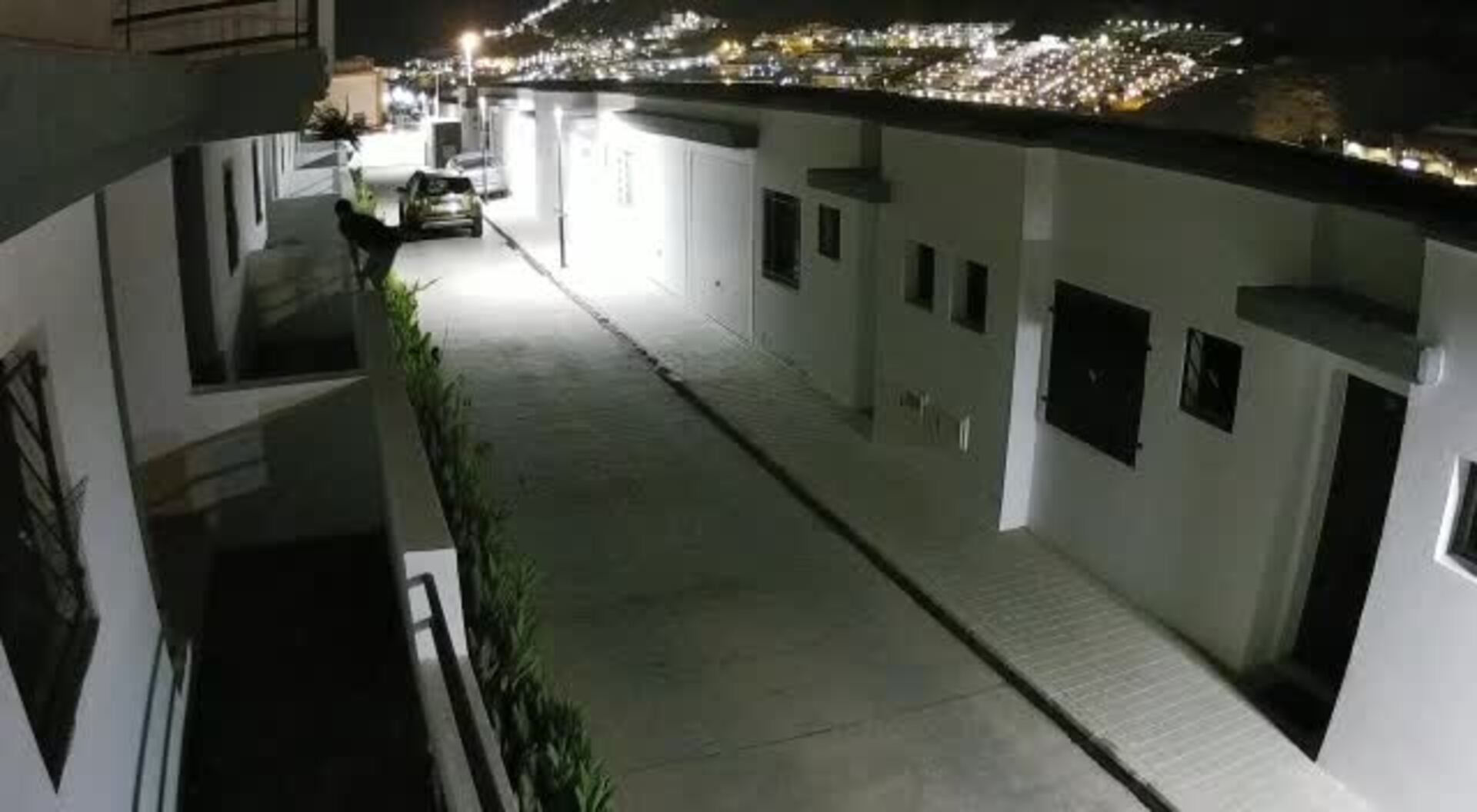 Rescatan una patera con 17 personas en el Castillo del Romeral | Canarias7