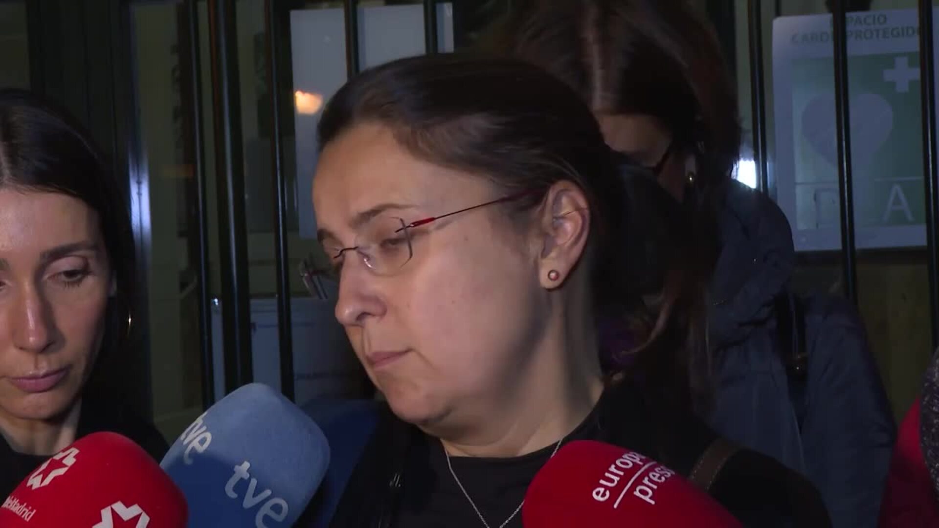 Torito deja en bolas a 14 ex concursantes de realities de la tele para ...