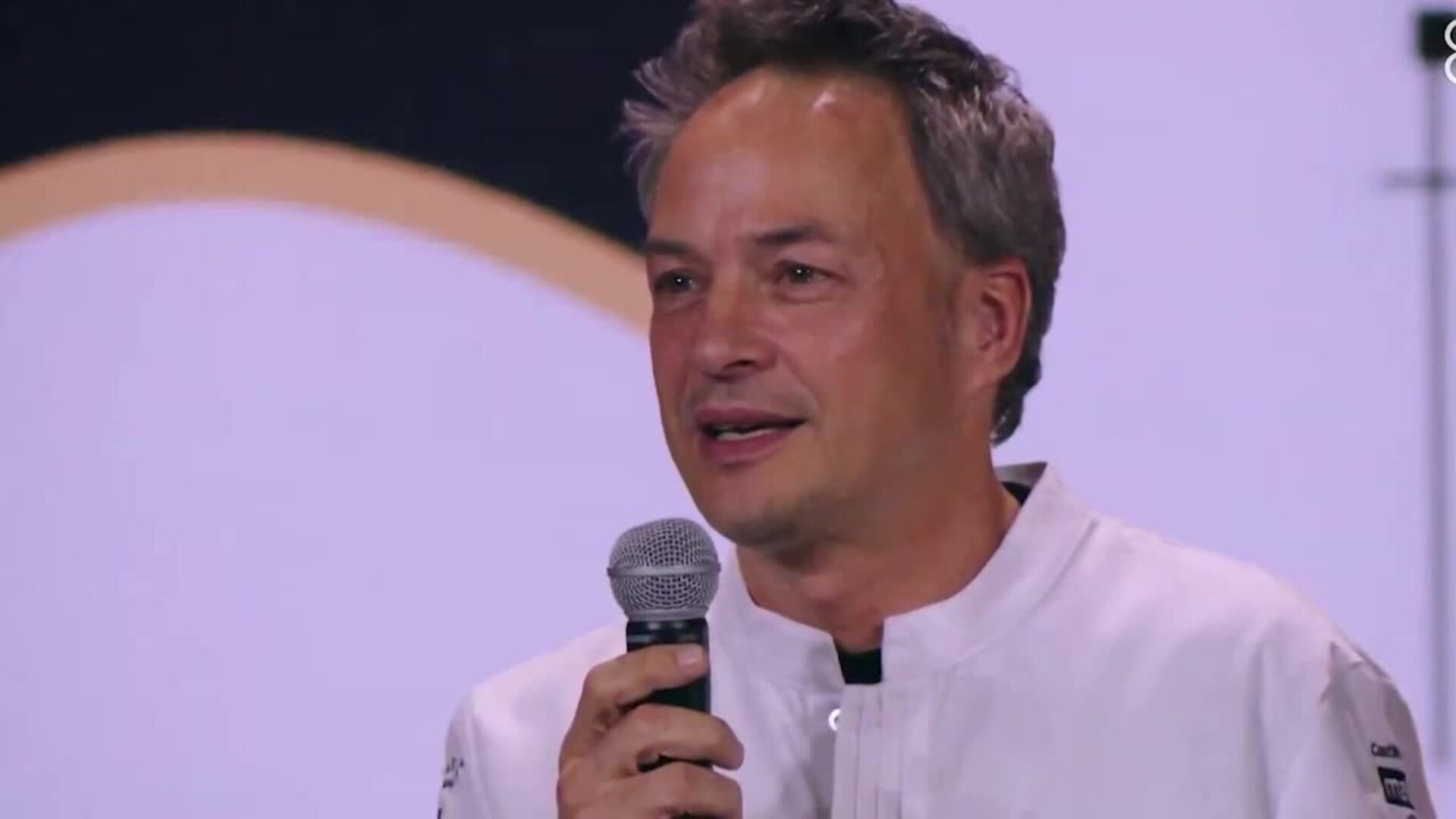 Torito deja en bolas a 14 ex concursantes de realities de la tele para ...