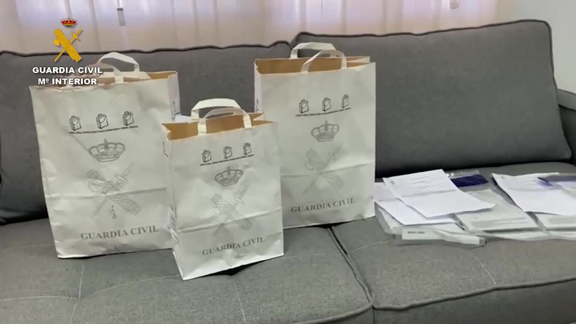 Torito deja en bolas a 14 ex concursantes de realities de la tele para ...