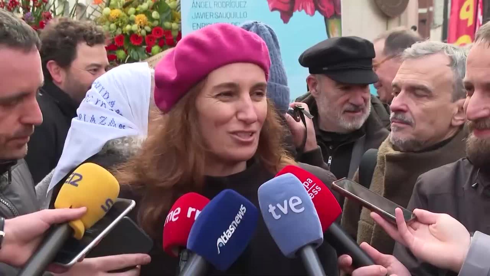 Mónica García afea el "protagonismo" de Ayuso ante la misa funeral por ...