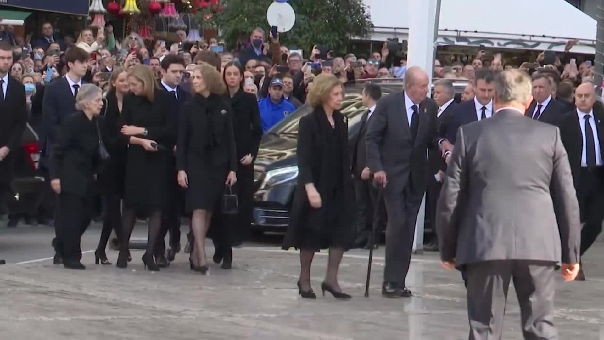 El rey Juan Carlos no asistirá finalmente al entierro de Irene de ...