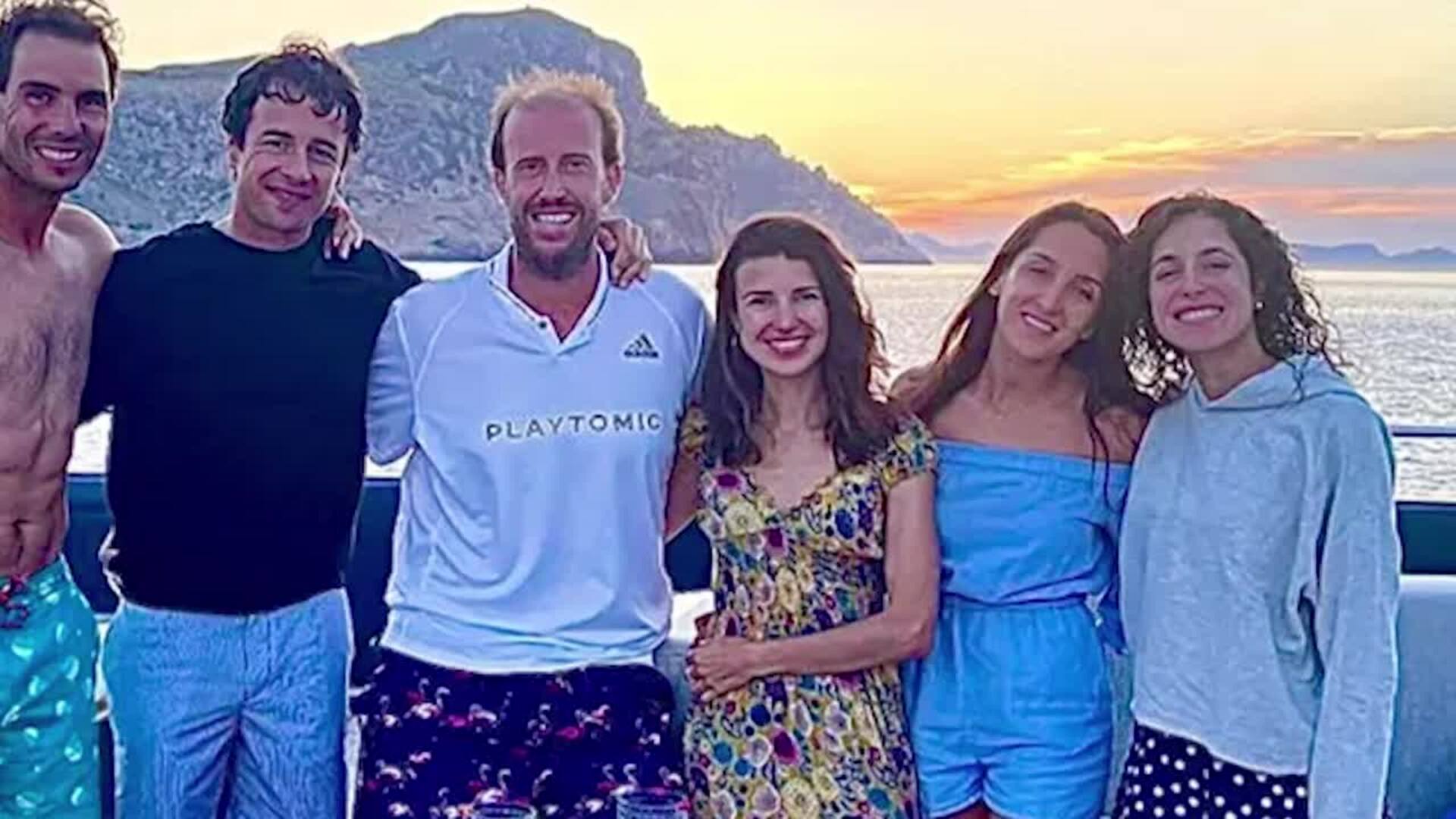 Las Azúcar Moreno, desnudas: Torito y Primera Línea logran una ...