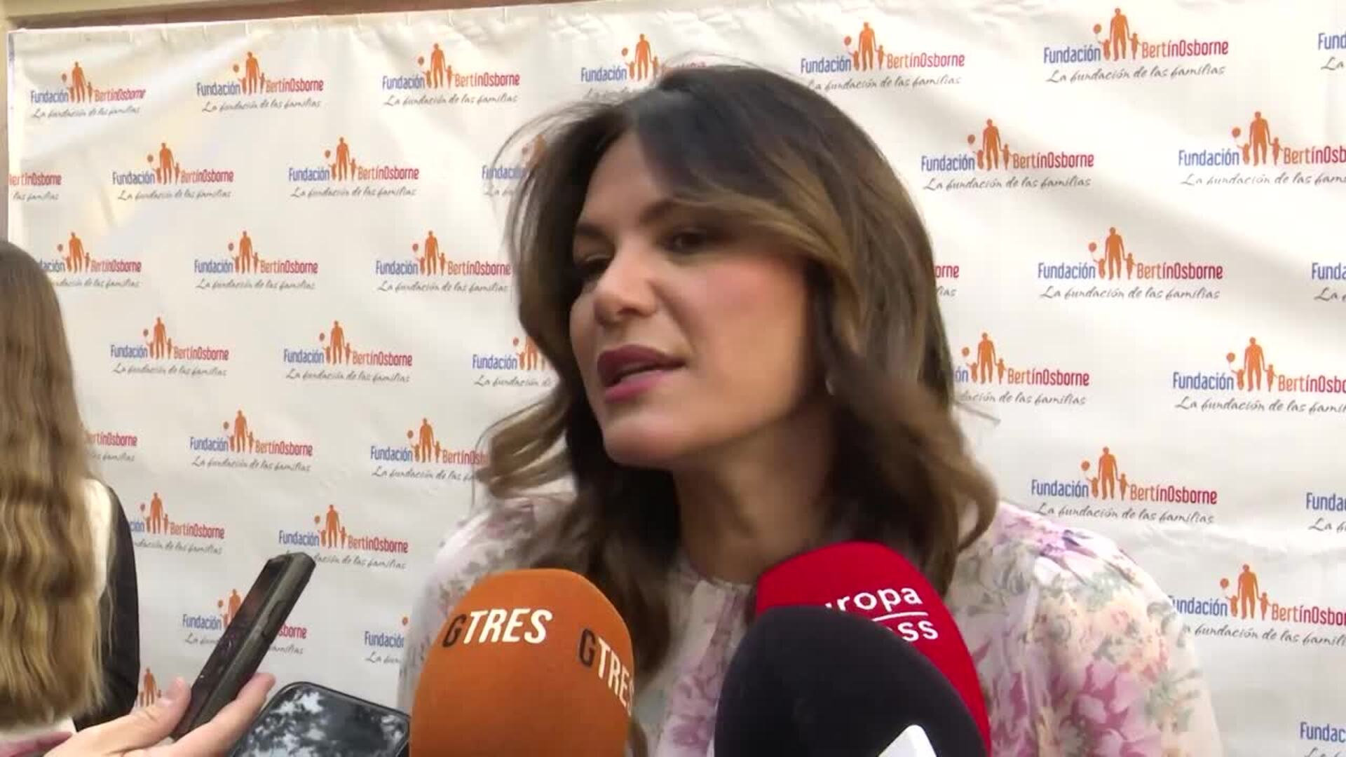 Las Azúcar Moreno, desnudas: Torito y Primera Línea logran una ...