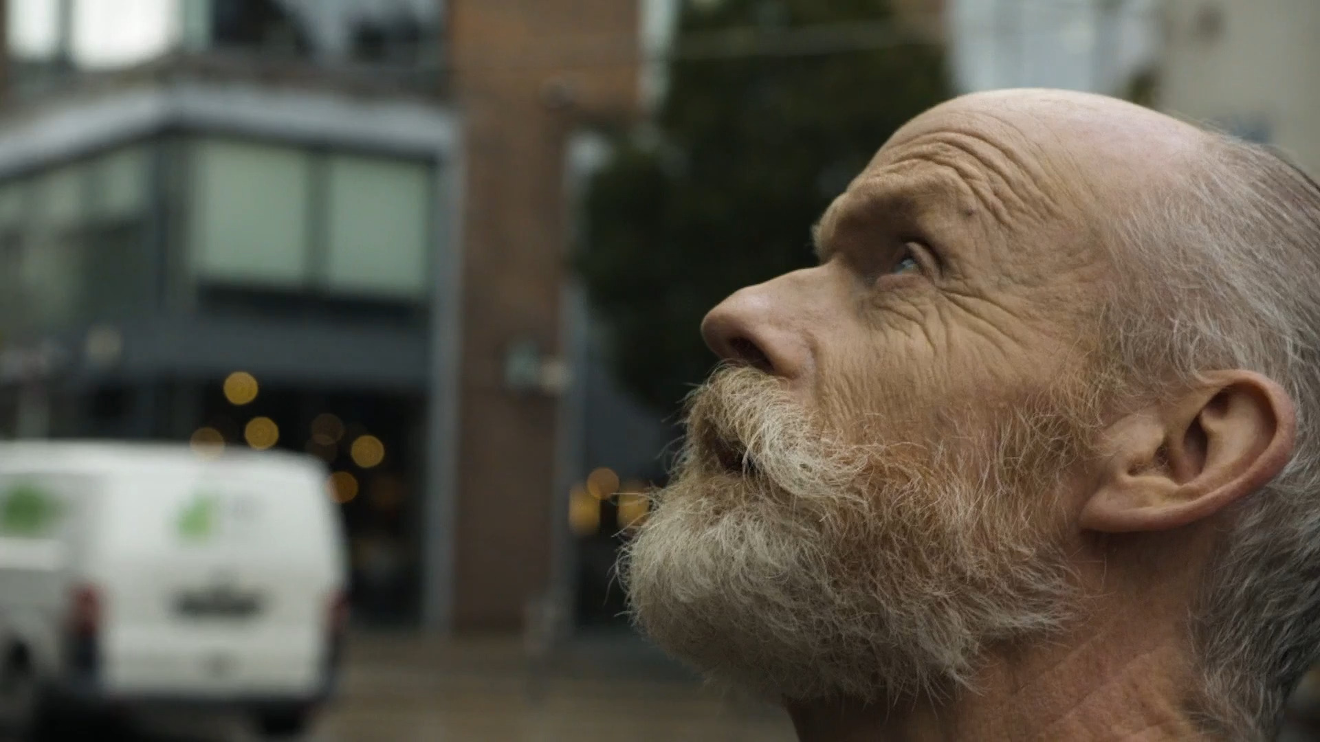 Finné (4) | Player | Irish Television Channel, Súil Eile