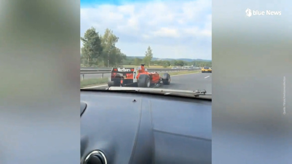 Con un'auto da Formula 2 sull'autostrada, catturato dopo anni il ...