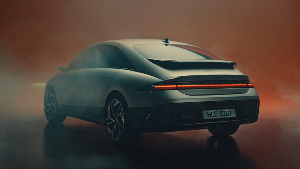 Cyndie testet. Tesla Model Y Performance.