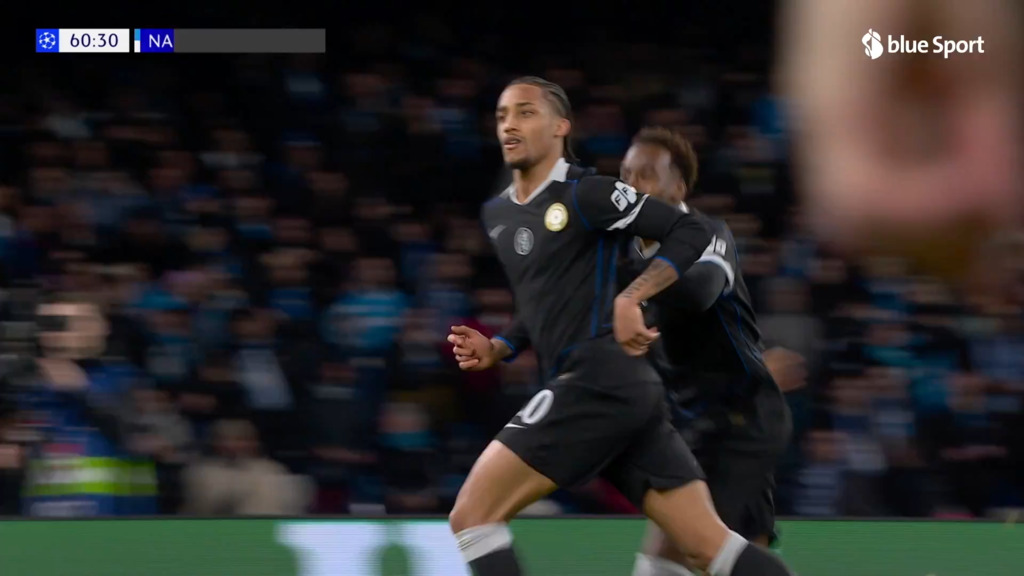 João Pedro gela Napoli con una botta da fuori! Inter-Dortmund sempre ...