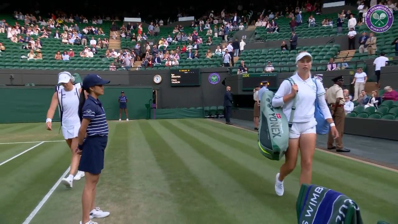 Video - Swiatek and Tauson step out onto No.1 Court - The Championships ...