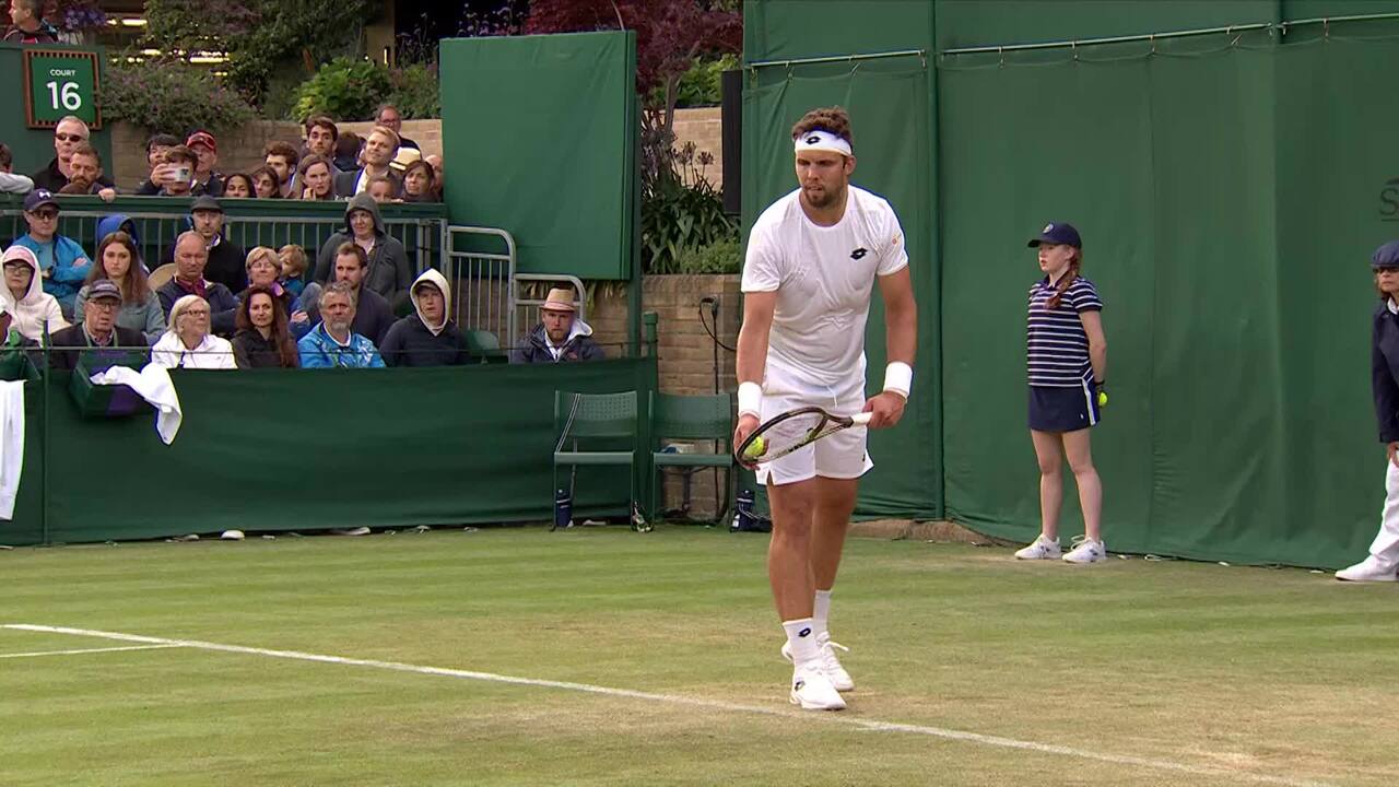 Video - Spider steals the show on Court 17 - The Championships ...