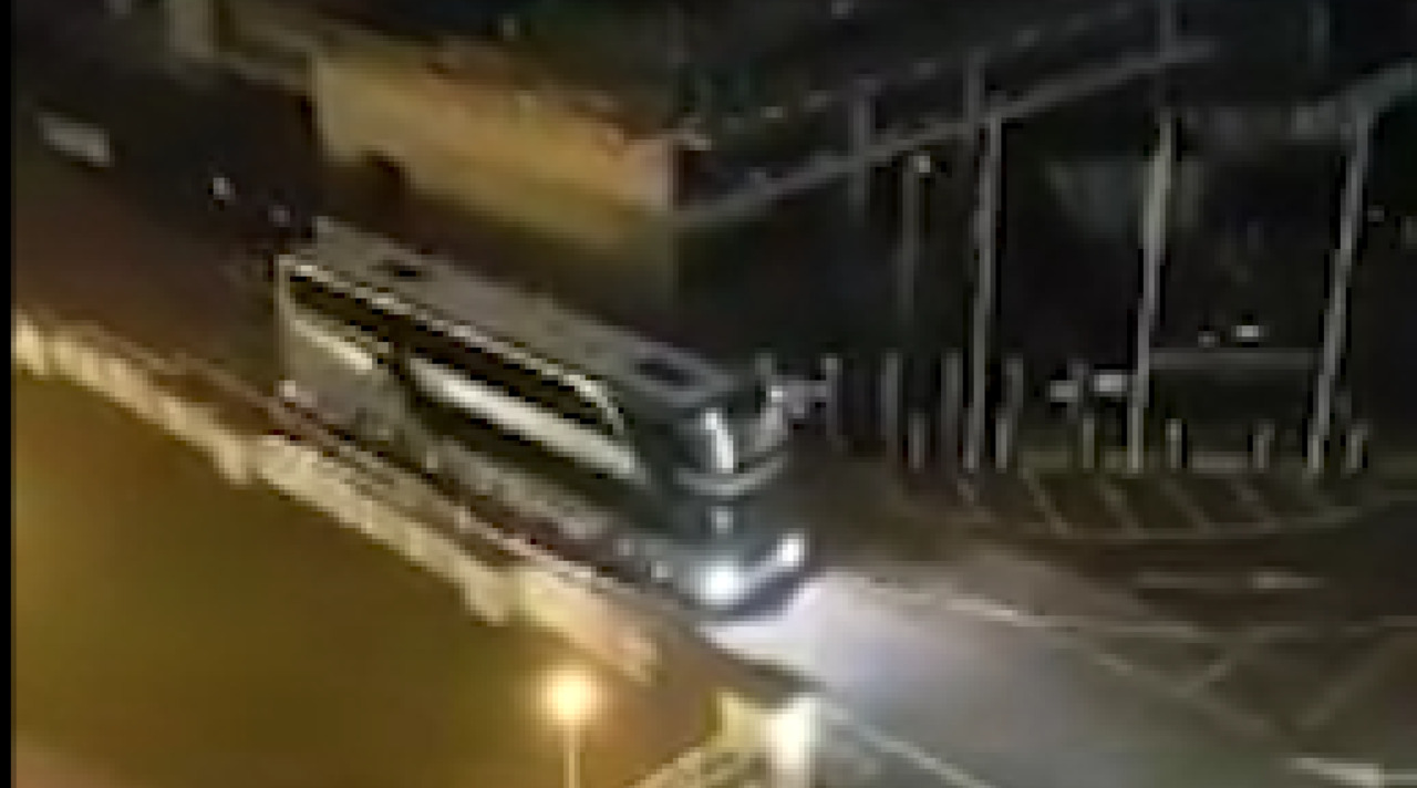 Ariana Grande Tour Bus